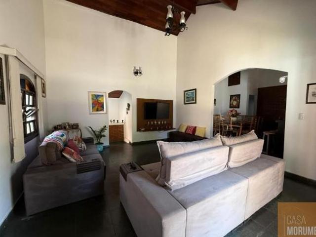 CASA A VENDA 295m² 4 QUARTOS E 2 SUITES.ÁGUAS DE SÃO PEDRO