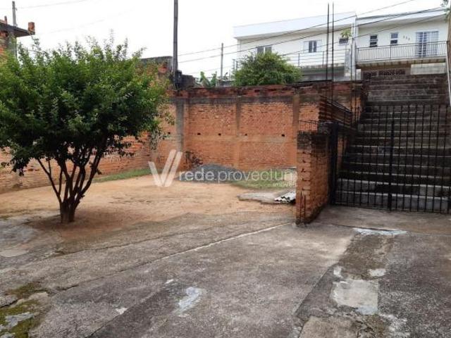 Casa à venda, 2 dorm, quintal amplo