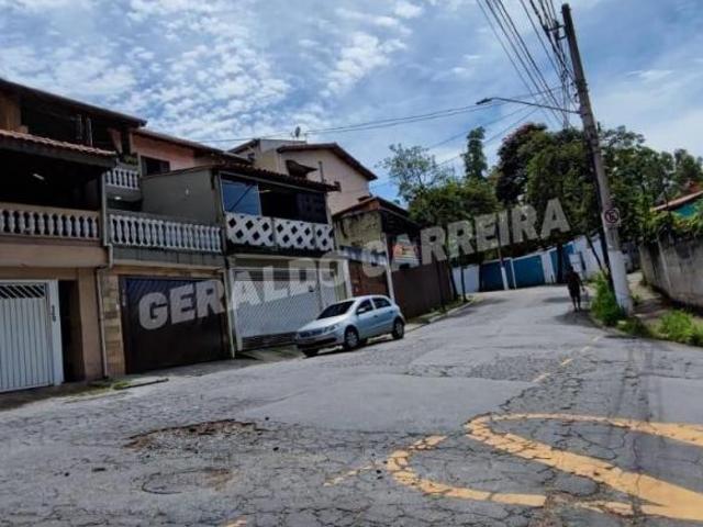 CASA A VENDA, 2 DORMITÓRIOS AMPLOS, PODENDO SER DIVIDIDO OU APROVEITADO PARA OUTROS FINS, QUINTAL E