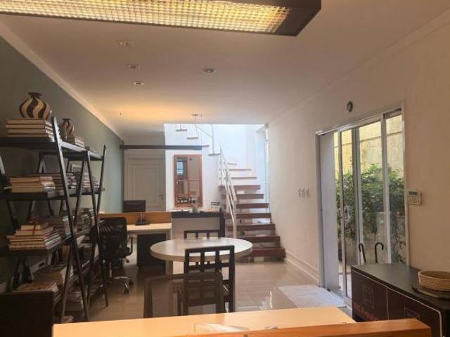 Casa à venda, 2 dormitórios e 172m² úteis, Sumaré São Paulo