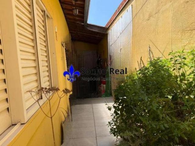 Casa a venda 2 dormitórios sendo uma suíte