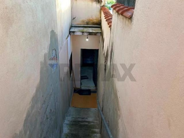 CASA À VENDA 2 IMÓVEIS