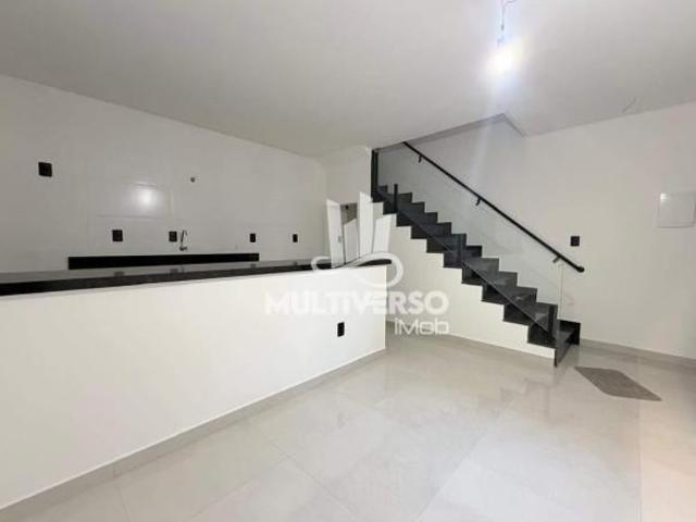 Casa à venda, 2 quartos no bairro Macuco em Santos