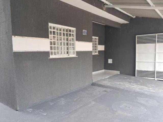 CASA A VENDA, 2 QUARTOS COM QUINTAL GRANDE