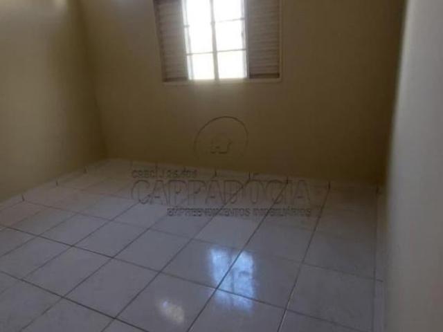 CASA Á VENDA 2 QUARTOS 1 SUÍTE 200M² TOTAL MONTE VERDE