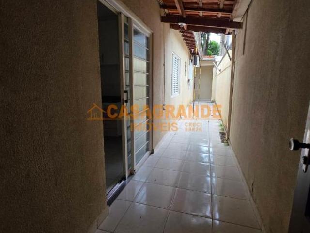 Casa à Venda 2 quartos, 1 suíte, 2 vagas, 125m² Zona Sul