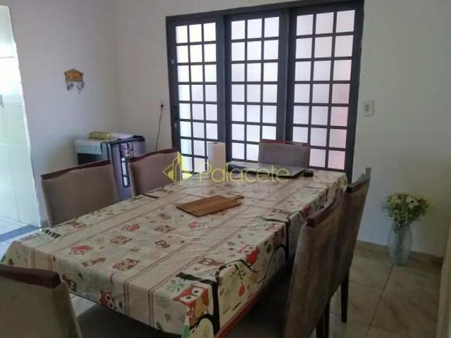 Casa à venda 2 Quartos, 1 Suite, 2 Vagas, 262M², Mantiqueira, Pindamonhangaba SP