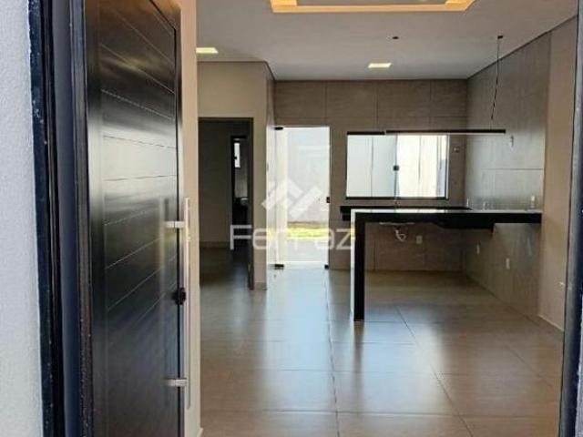 Casa à venda, 2 quartos, 1 suíte, 2 vagas, Novo Mundo Uberlândia/MG