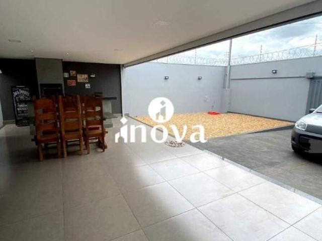 Casa à venda, 2 quartos, 1 suíte, 4 vagas, Laranjeiras II, Parque das Uberaba/MG