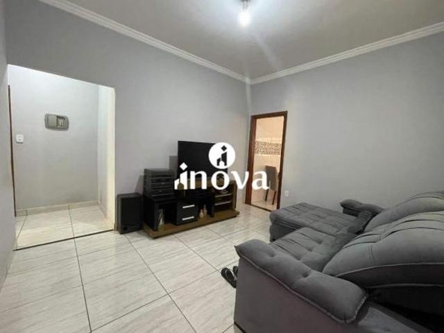 Casa à venda, 2 quartos, 1 vaga, Espanha, Residencial Jardim Uberaba/MG