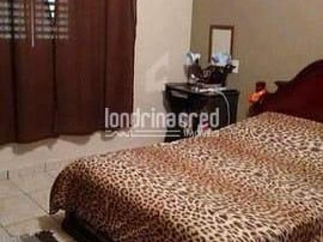 Casa à venda 2 Quartos, 2 Vagas, 200M², Conjunto Parigot de Souza 1, Londrina PR