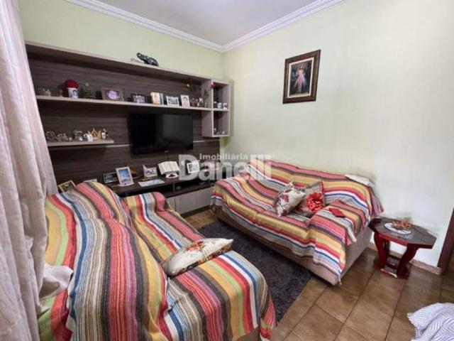 Casa à venda, 2 quartos, 2 vagas, Vila Areão Taubaté/SP