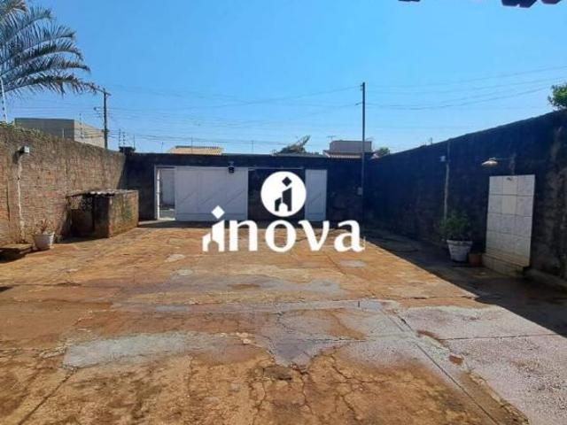 Casa à venda, 2 quartos, 3 vagas, Manhathan Jardim Uberaba/MG