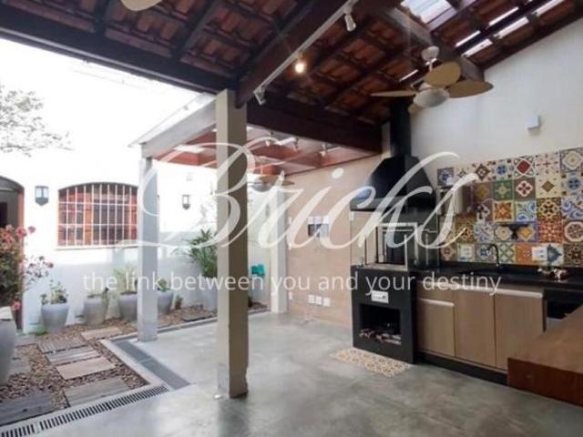 CASA À VENDA 2 SUITES 136M² ÁREA CONSTRUÍDA JARDIM AEROPORTO