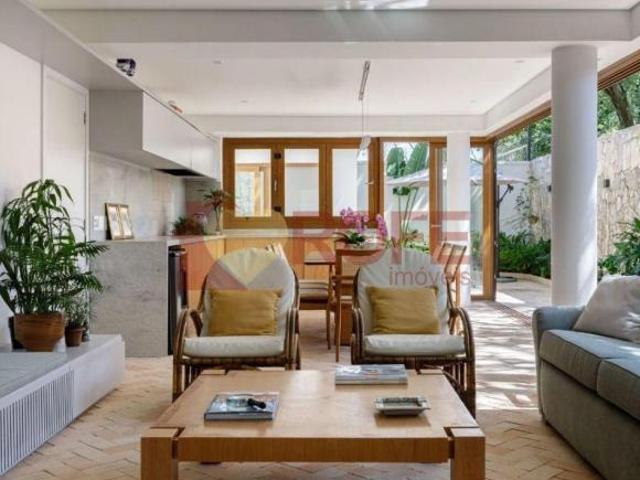 Casa à venda, 3000 m² por R$ 3.000.000.00 Moema São Paulo/SP