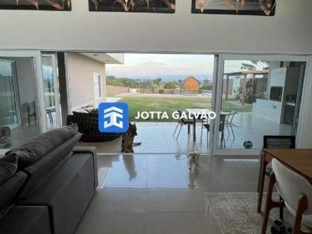 Casa a venda, 300 m² Condomínio Plazza Ville