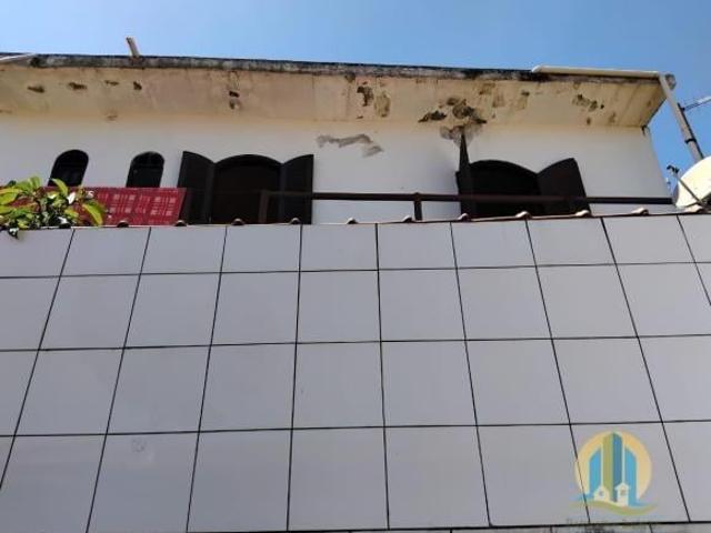 CASA Á VENDA!
