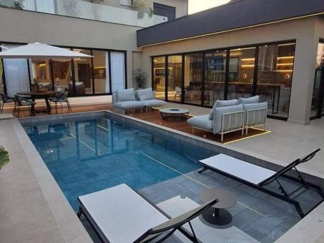 Casa à venda, 356m2, 4 suítes, nova, Granja Vianna SP