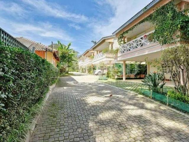 Casa à venda 366 m² com 4 Quartos, sendo 4 suítes no Alto da Boa Vista