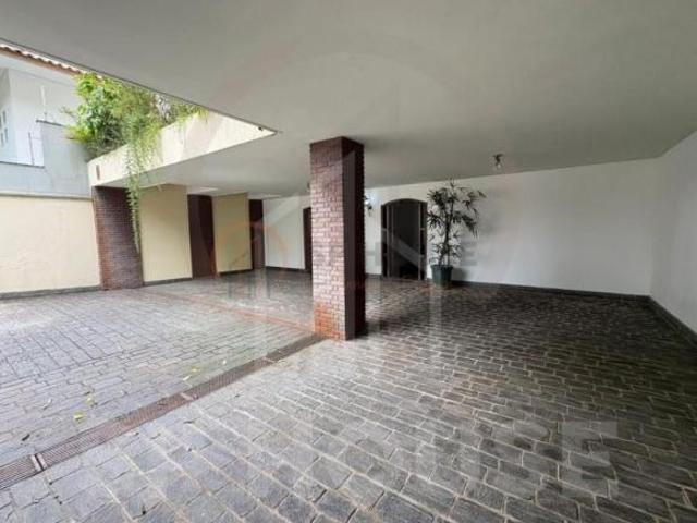 Casa a venda,7 Quartos, 2 Suítes, 2 Salas, 7 Banheiros, 4 Vagas, 529m²
