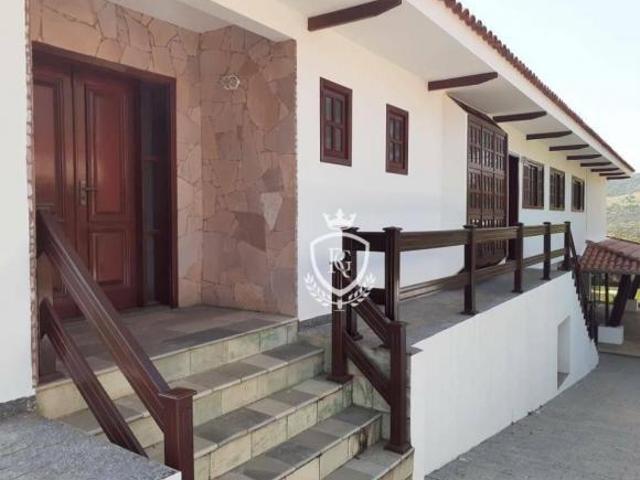 Casa com 4 dormitórios à venda, 420 m² por R$ 2.000.000,00 Condomínio Campos de Santo Antônio It