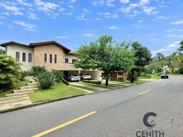 Casa à Venda 4 dorms / 2 suítes, 90% TÉRREA, salão festas gourmet, piscina!