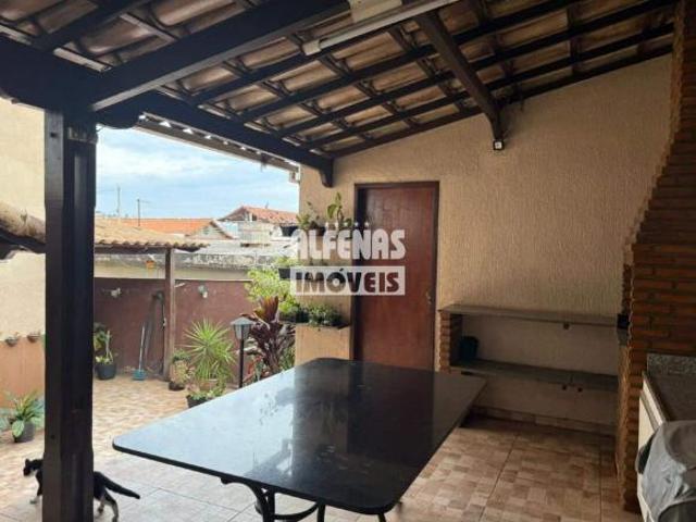 Casa à venda 4 quartos no Bairro BAIRRO JK