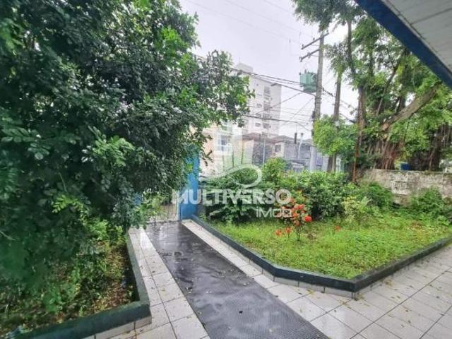 Casa à venda, 4 quartos no bairro Macuco em Santos