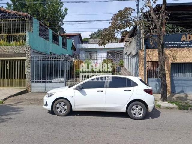 Casa à venda 4 quartos no Bairro Madre Gertrudes