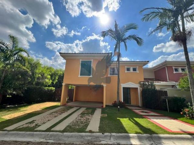 Casa a venda 4 quartos condomínio Casa de Itália