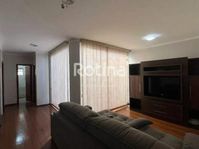 Casa à venda, 4 quartos, Presidente Roosevelt Uberlândia/MG Rotina Imobiliária