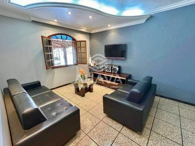 Casa à venda 4 quartos sendo 1 suíte no Itapoã – 316 m² Próximo a Avenida Portugal