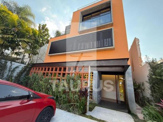 Casa à venda, 4 quartos sendo 4 suítes, 4 Vagas, 460 M², Jd. Paulista
