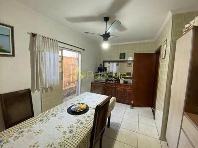 Casa à venda 4 Quartos, 1 Suite, 3 Vagas, 300M², Monção, Taubaté SP