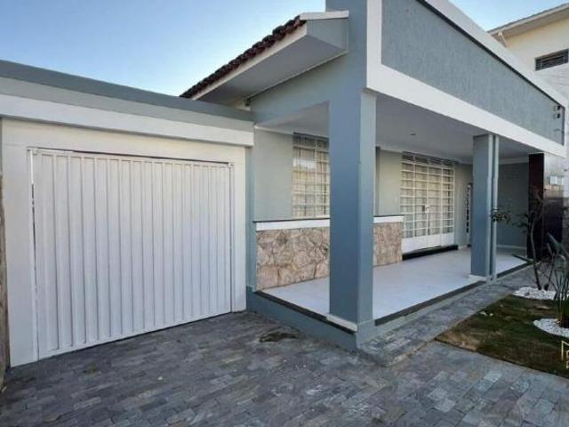 Casa à venda, 4 quartos, 1 suíte, 3 vagas, Centro Patrocínio/MG