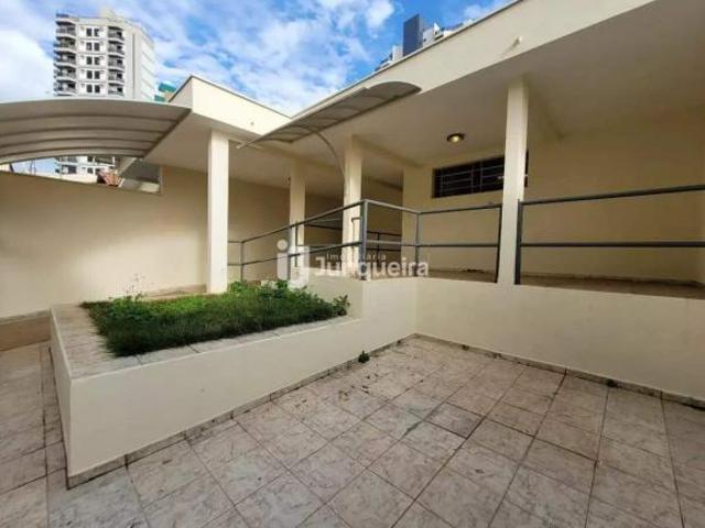 Casa à venda, 4 quartos, 1 suíte, 3 vagas, Centro Piracicaba/SP