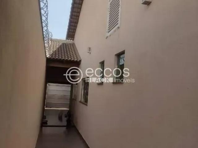 Casa à venda, 4 quartos, 1 suíte, 2 vagas, Aclimação Uberlândia/MG