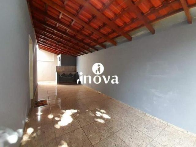Casa à venda, 4 quartos, 1 suíte, 2 vagas, Nenê Gomes, Jardim Uberaba/MG