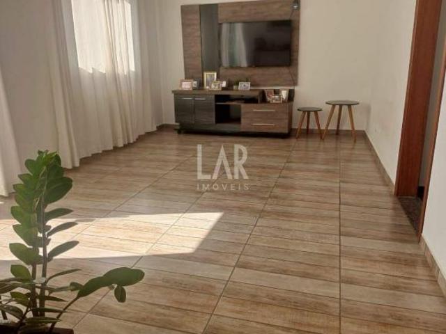 Casa à venda, 4 quartos, 1 suíte, 2 vagas, Sagrada Família Belo Horizonte/MG
