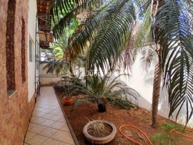 Casa à venda, 4 quartos, 1 suíte, 4 vagas, Cidade Alta Piracicaba/SP