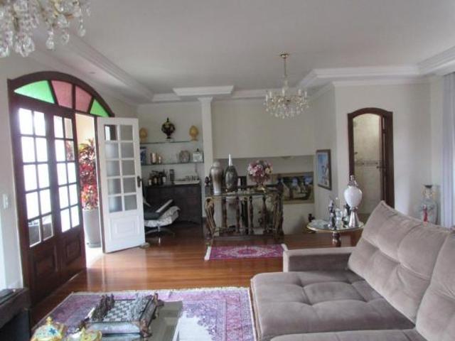 Casa à venda, 4 quartos, 1 suíte, 6 vagas, São Luiz Belo Horizonte/MG