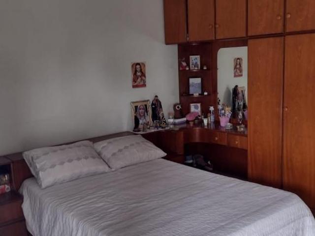 Casa à venda 4 Quartos, 1 Suite, 8 Vagas, 360M², Parque Senhor do Bonfim, Taubaté SP