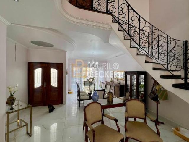 Casa à venda 4 quartos, 210 m² Bairro Jardim Apollo 2