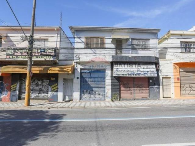 Casa à VENDA | 4 Quartos | 2 Banheiros | 2 Salões Comerciais | Centro | 350m2