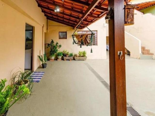 CASA A VENDA 4 QUARTOS| 2 BANHEIROS | 2 VAGAS