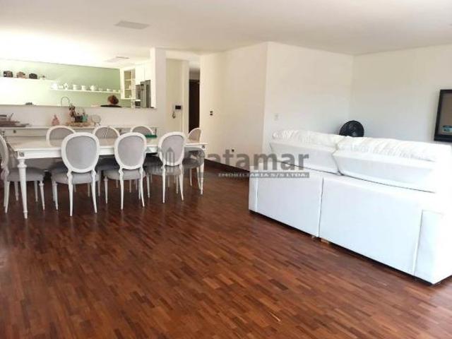 Casa à venda 4 quartos, 2 suítes no Jardim Leonor