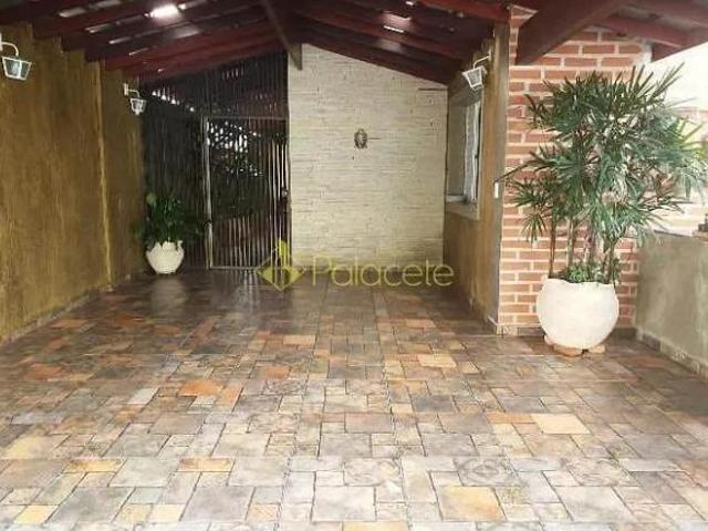 Casa à venda 4 Quartos, 2 Suites, 2 Vagas, 300M², São Benedito, Pindamonhangaba SP