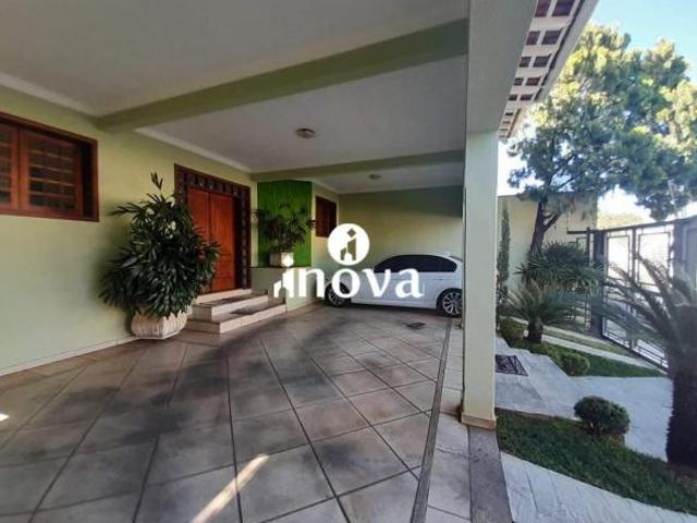 Casa à venda, 4 quartos, 2 suítes, 3 vagas, São Bento Uberaba/MG