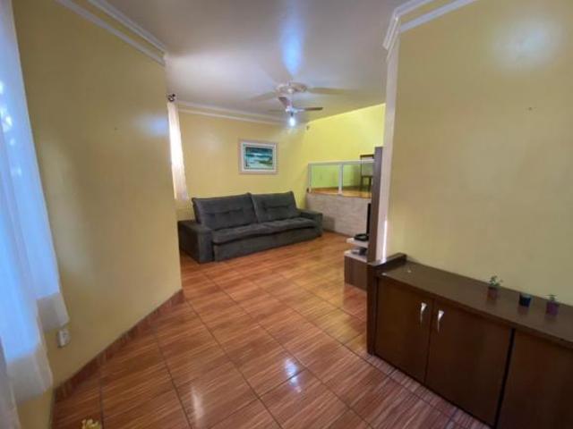 Casa à venda 4 Quartos, 2 Suites, 6 Vagas, 300M², Jardim Gurilândia, Taubaté SP