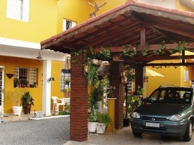 Casa à venda 4 Quartos, 2 Suites, 6 Vagas, 320M², Carangola, Pindamonhangaba SP